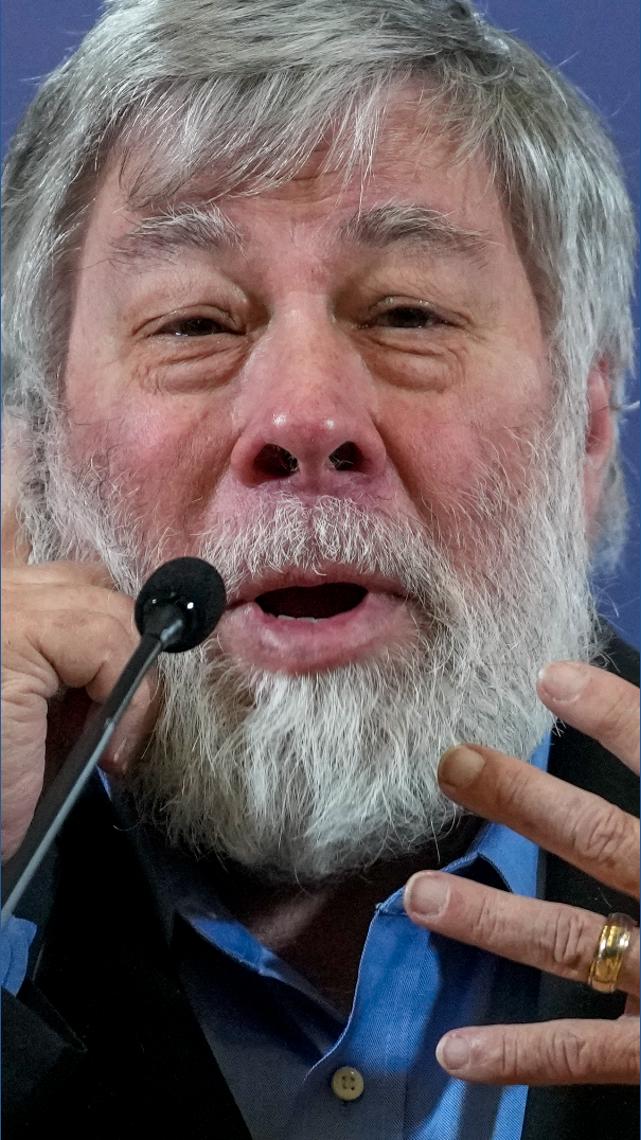 Apple icon Steve Wozniak to speak at GVSU's spring commencement ...
