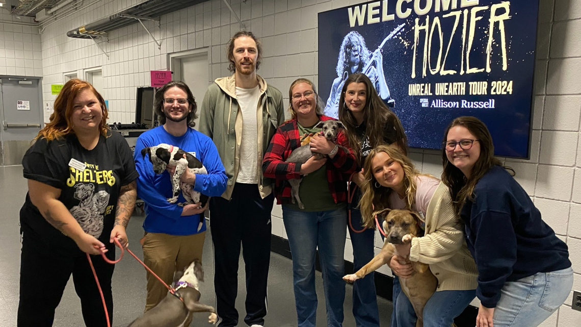 Hozier loves on some shelter dogs before playing Michigan show | wzzm13.com