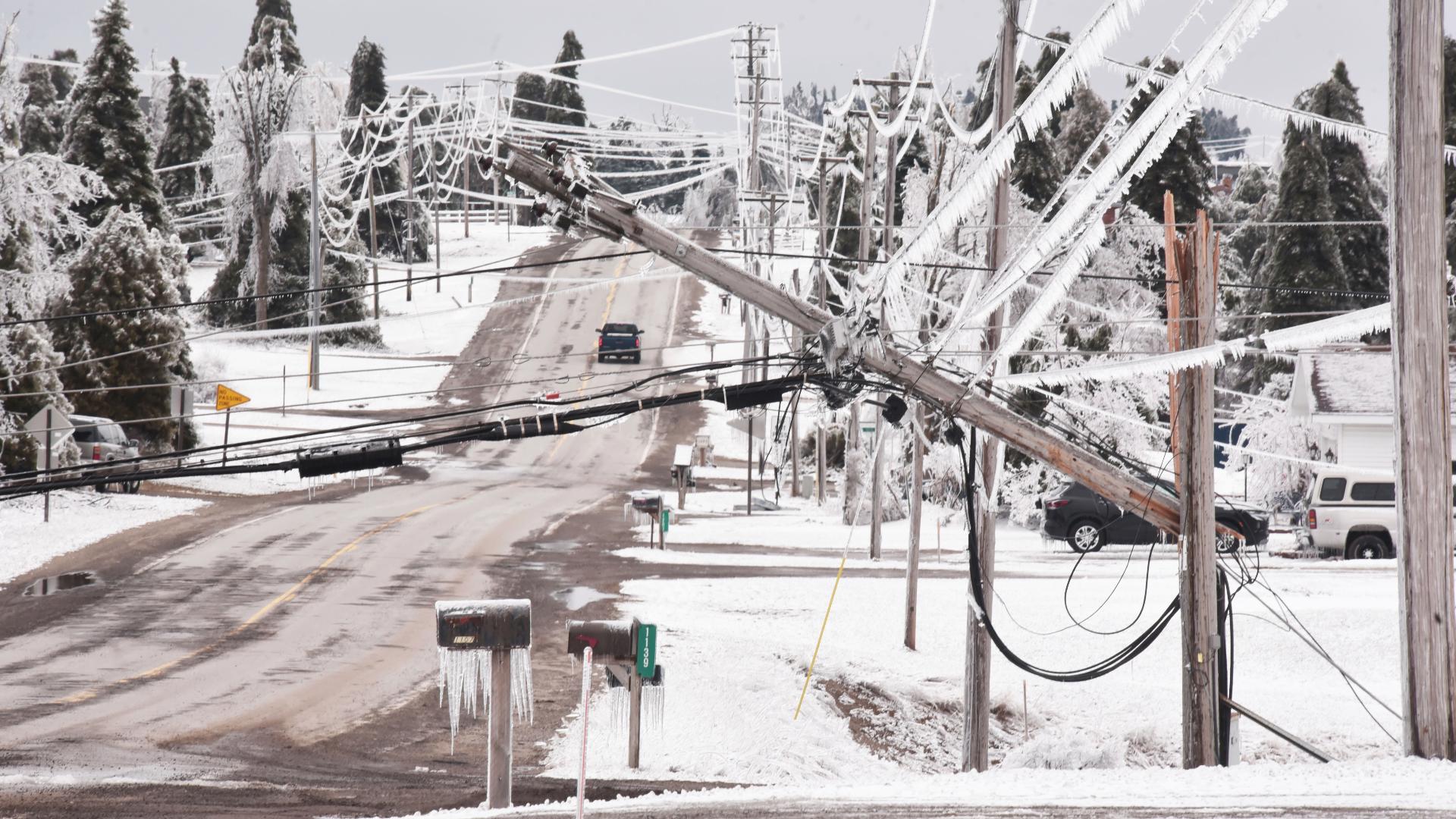 Michigan communities face power outages amid ice storm | wzzm13.com