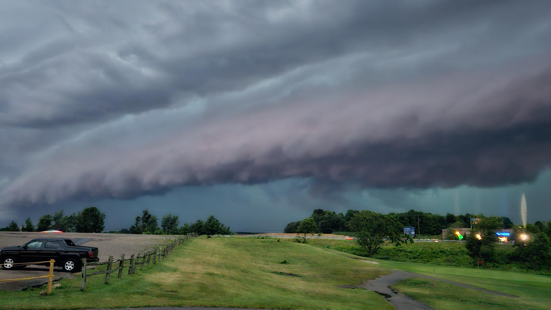 Power outages, storm damage reported in West Michigan | wzzm13.com