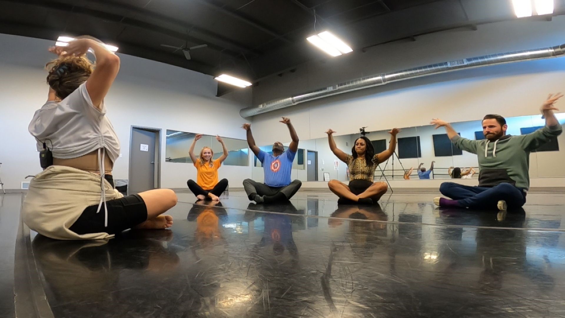 'Mindful Movement' fundraiser benefits local food pantries | wzzm13.com