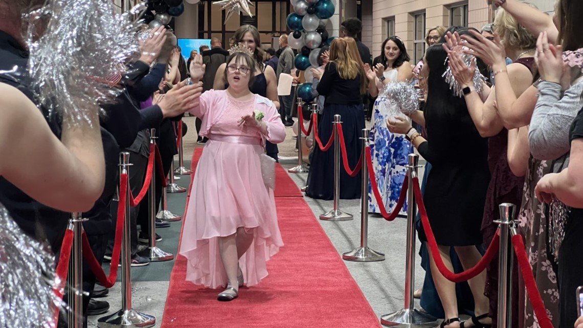 Michigan church gives people with special needs 'Night To Shine ...
