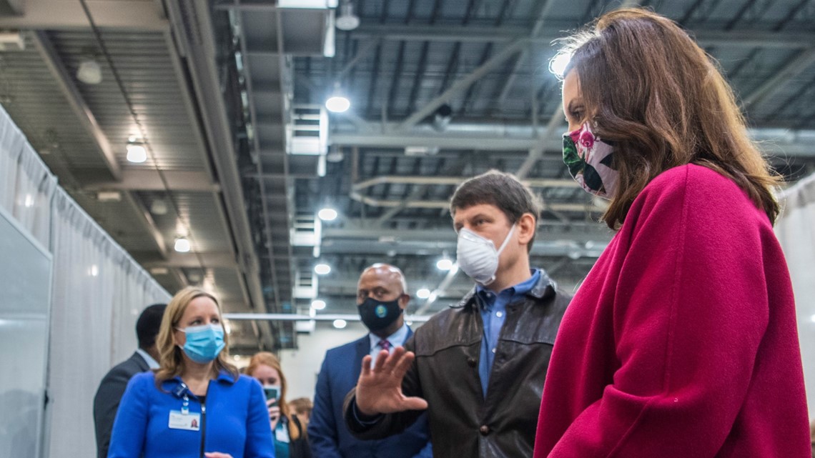 Whitmer visits GR, DeVos Place vaccination site | wzzm13.com