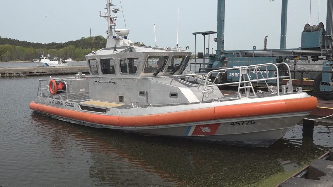 U.S. Coast Guard urges boater safety for summer season | wzzm13.com