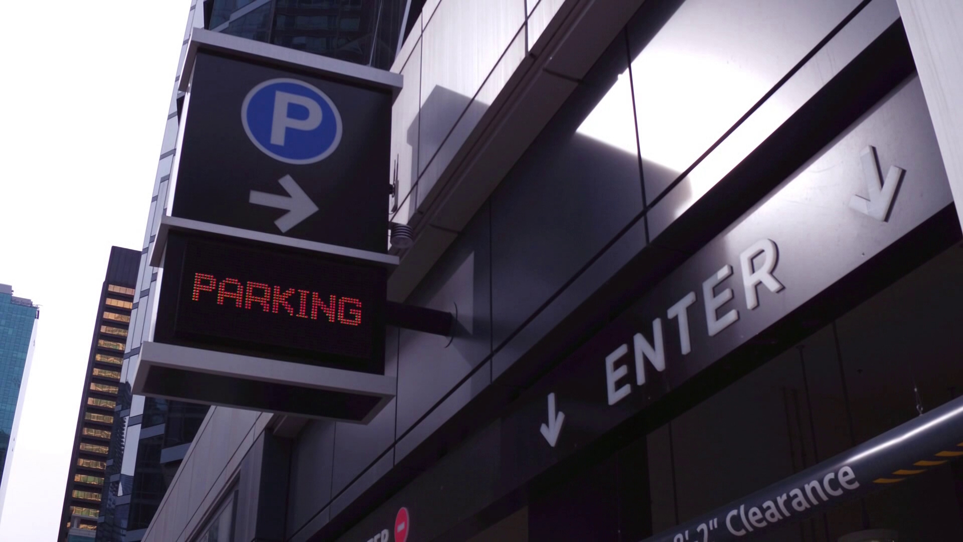 Parking and road closures on concert nights at Acrisure Amphitheater in ...