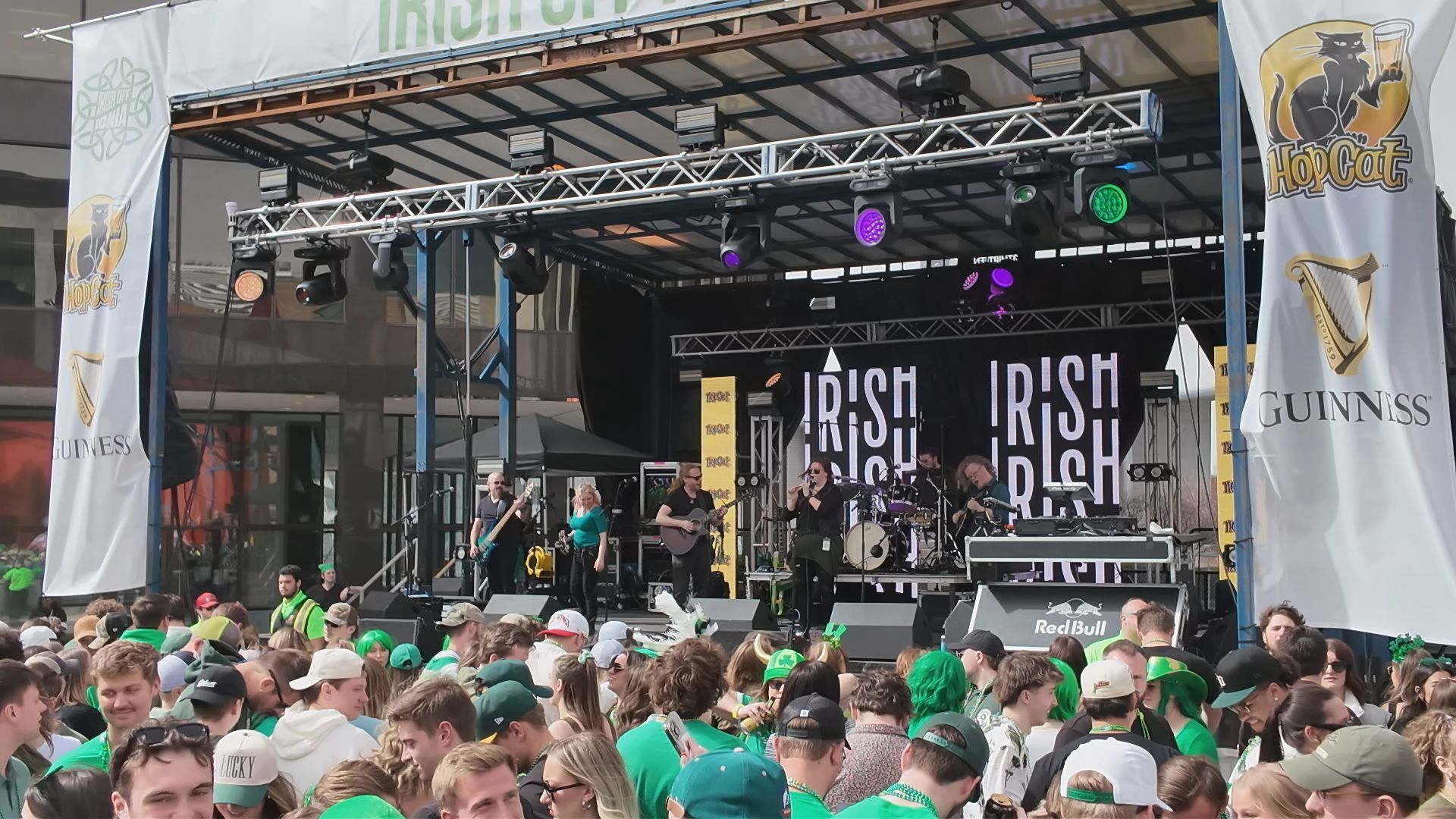 Irish Off Ionia charms at Calder Plaza debut | wzzm13.com