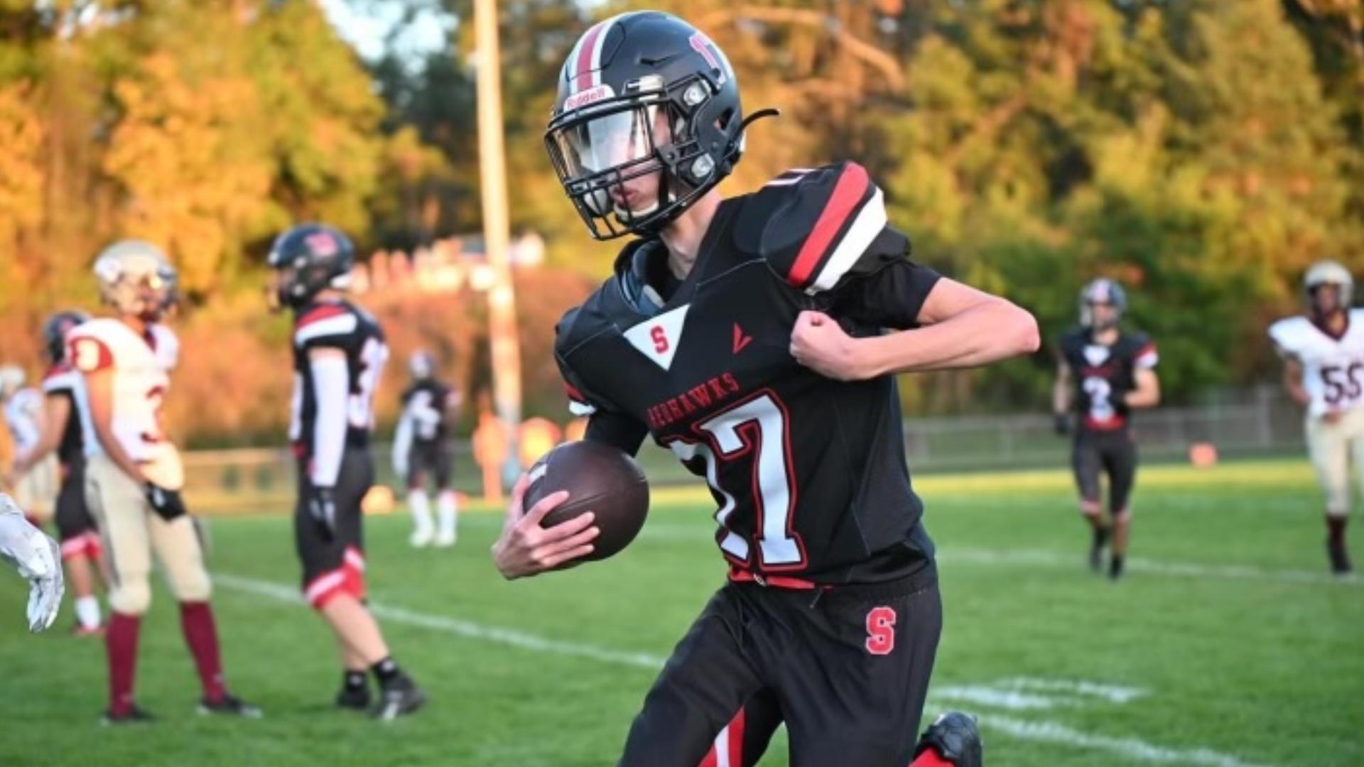 Football player with Cerebral palsy finally takes the field | wzzm13.com