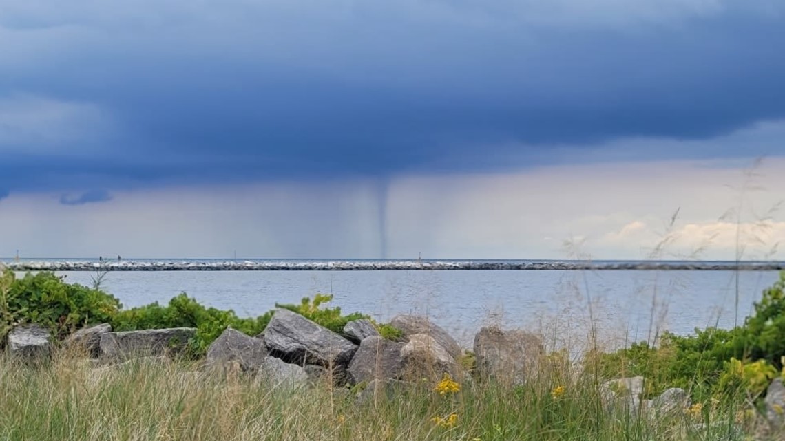 Waterspout spotted near Muskegon Lake | wzzm13.com