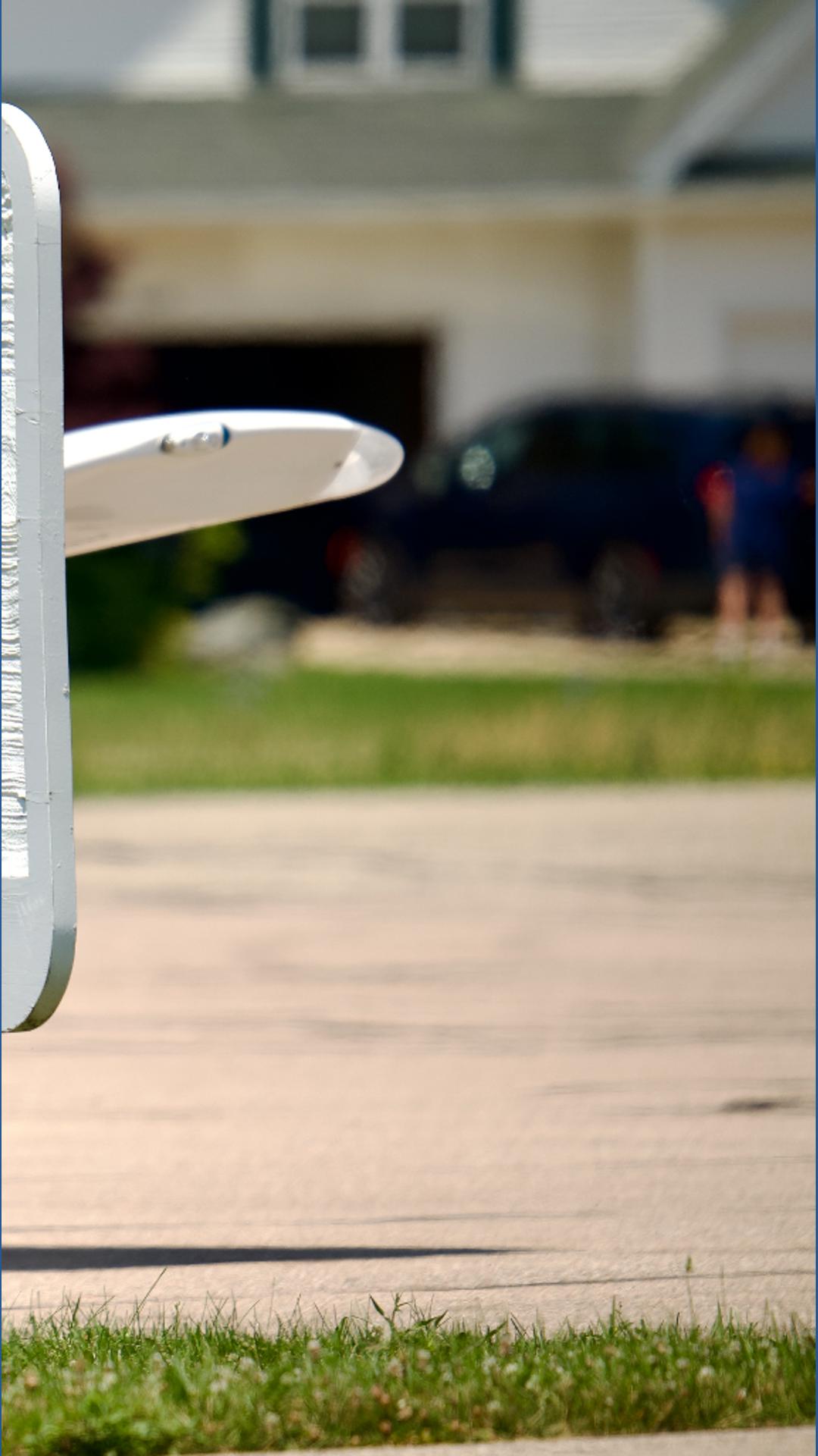 Plane crash at Ottawa Executive Airport leaves 1 person dead | wzzm13.com
