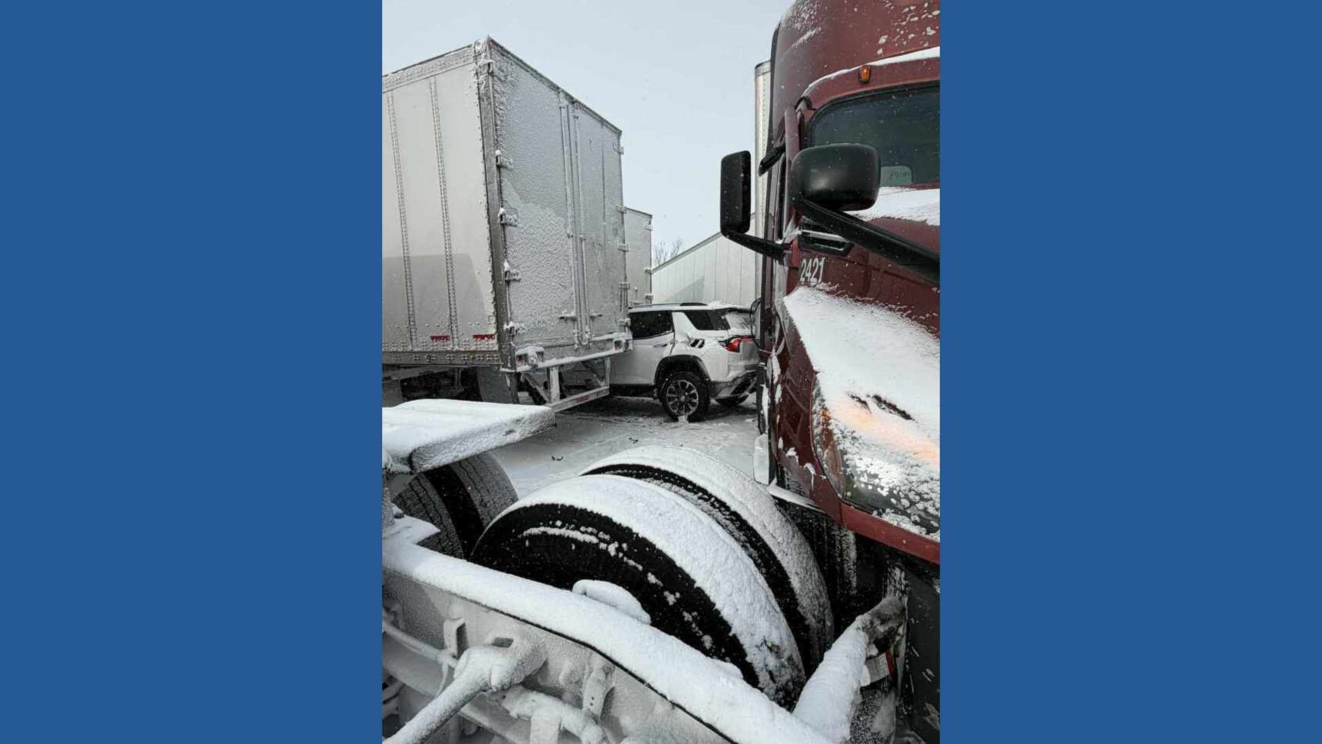 Highway reopened nearly 8 hours after 100+ car pileup in Ottawa County ...