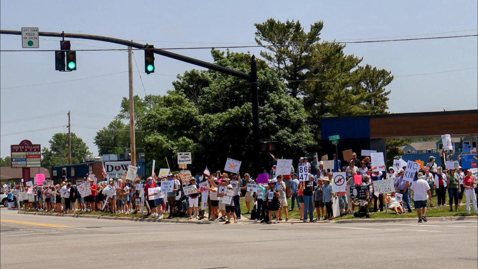 Thousands gather in Grand Rapids, along lakeshore for 'No Kings ...