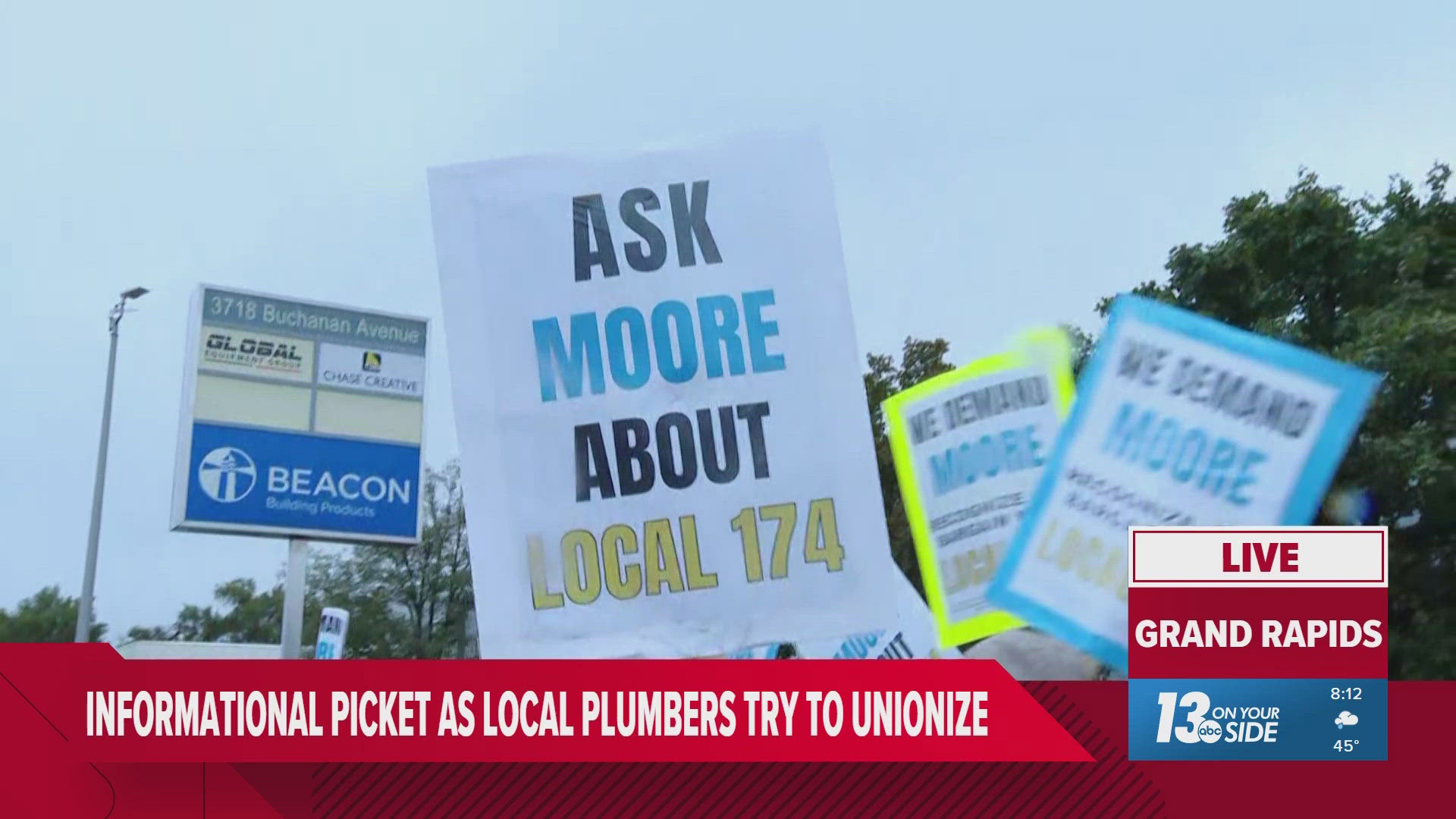 Grand Rapids plumbers picket against alleged union blocking | wzzm13.com
