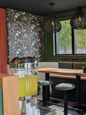 Toasted Pickle Opens First Grand Rapids Location on Michigan | wzzm13.com