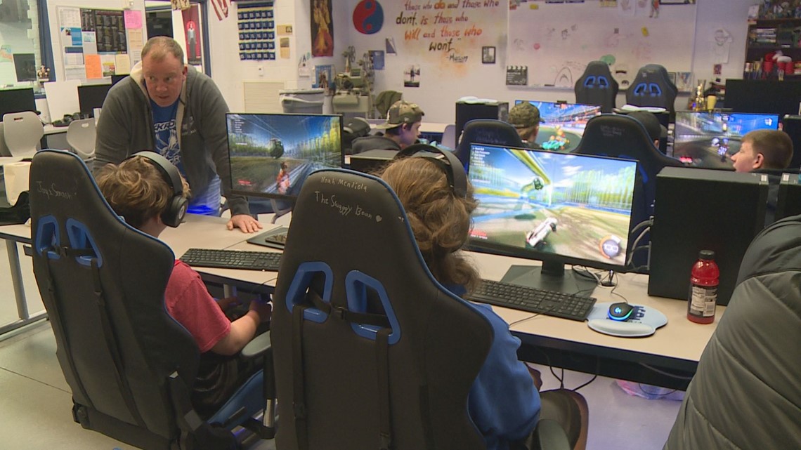 Muskegon hosts county schools' first eSports tournament | wzzm13.com