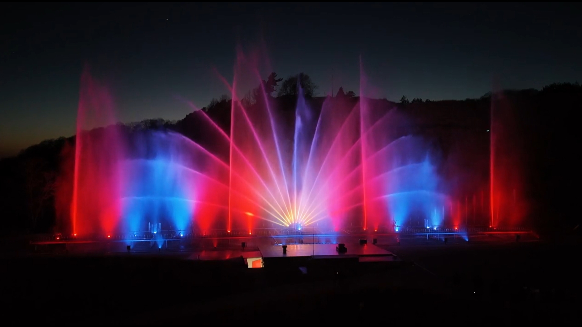 Grand Haven Musical Fountain kicks off 2025 summer shows | wzzm13.com
