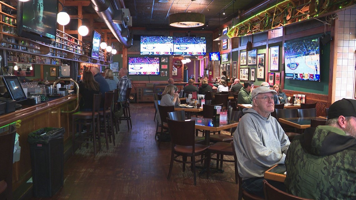 West Michigan bars watch women's basketball championship | wzzm13.com