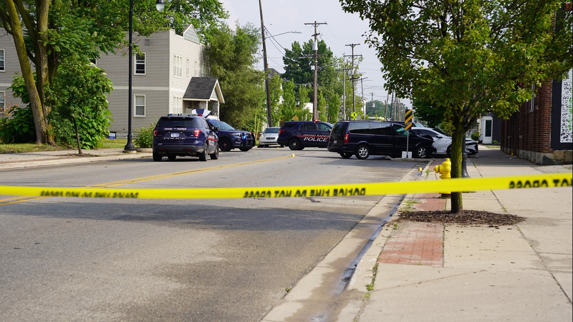 Grand Rapids police investigate shooting resulting in car crash ...