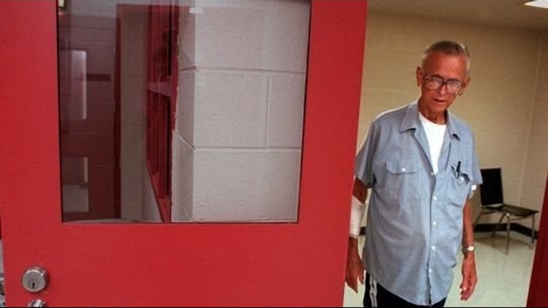Manhunt in the mountains: James Earl Ray and the Brushy Mountain Prison ...