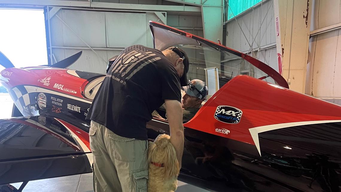 Wings Over Muskegon pilots encourage next generation of pilots | wzzm13.com