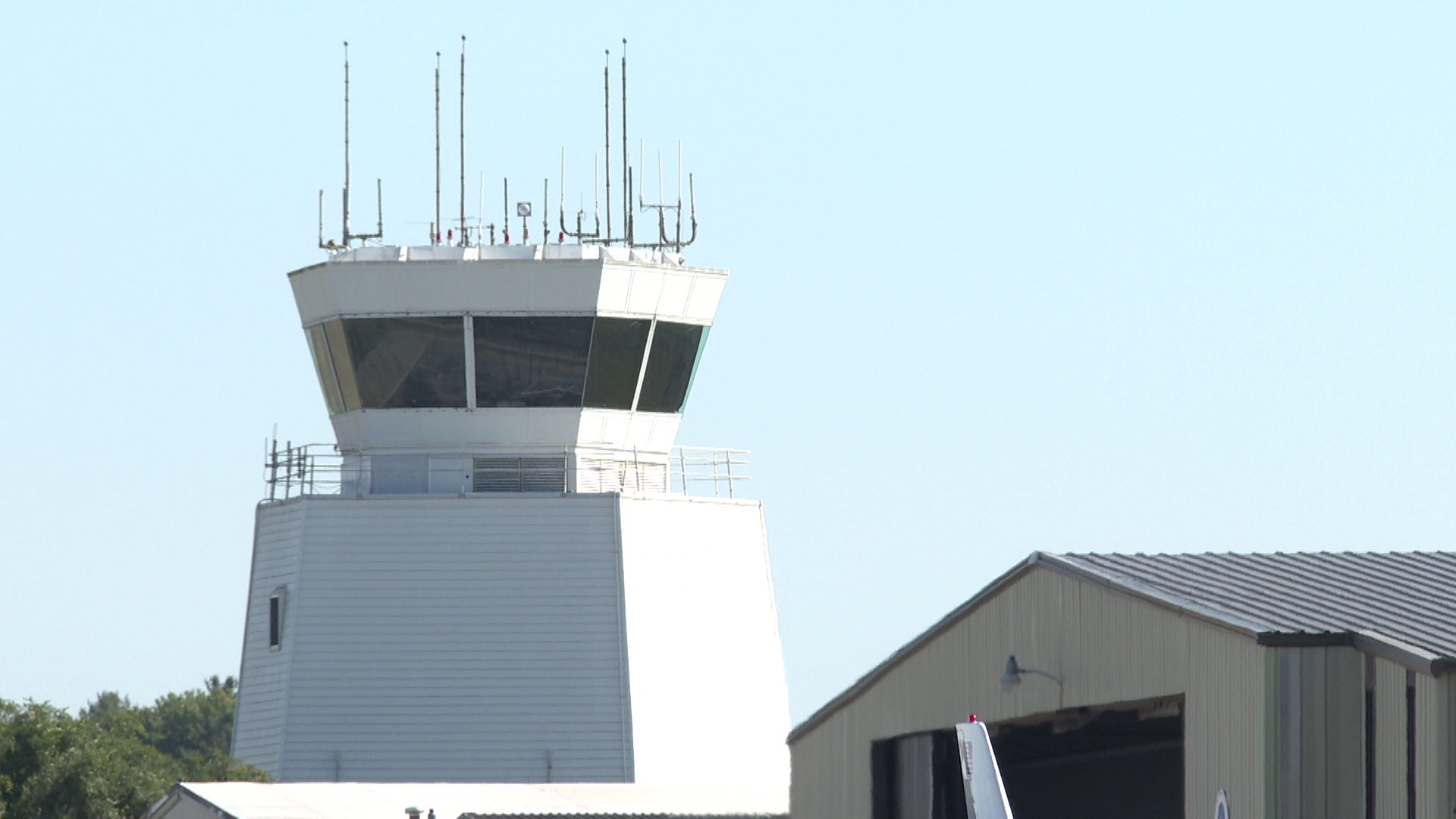 Muskegon Co. Airport shines in top 15 small airports list | wzzm13.com