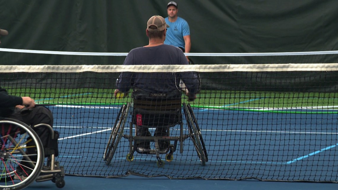 Pickleball legend visits GR to teach adaptive class | wzzm13.com